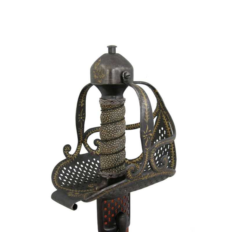 Oliver Cromwell sword with edge It is an accurate replica of the or...